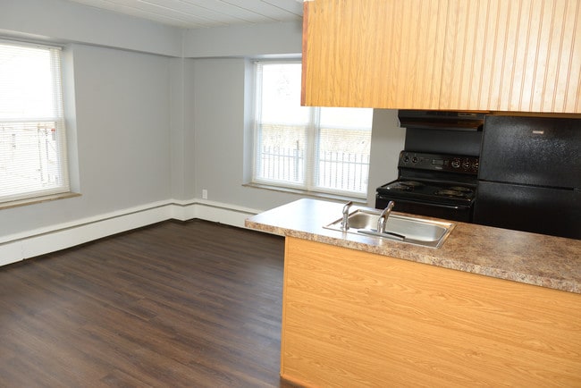 Meridian Towers Apartments - Indianapolis, IN | Apartment Finder