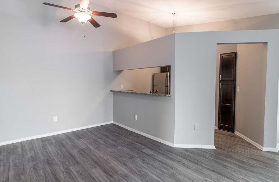 Lancaster Lakes - Clarkston, MI | Apartment Finder