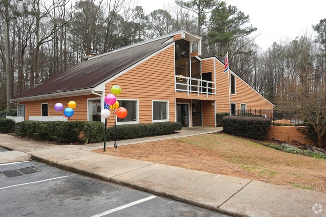 Aspen Woods - Decatur, GA | Apartment Finder