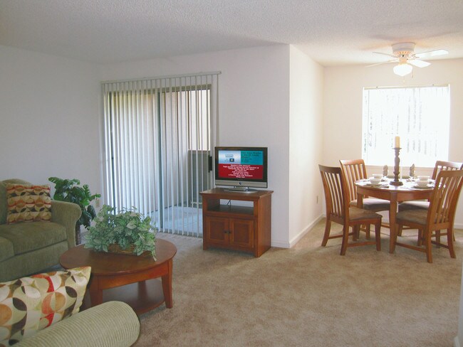 Country Club Villa Apartments - San Jose, CA | Apartment Finder