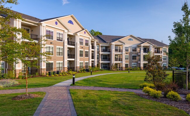 Heights at Meridian - Durham, NC | Apartment Finder